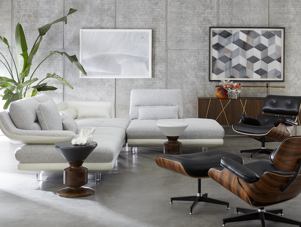Home Staging Tips for Hanging Pictures in Groups | CORT