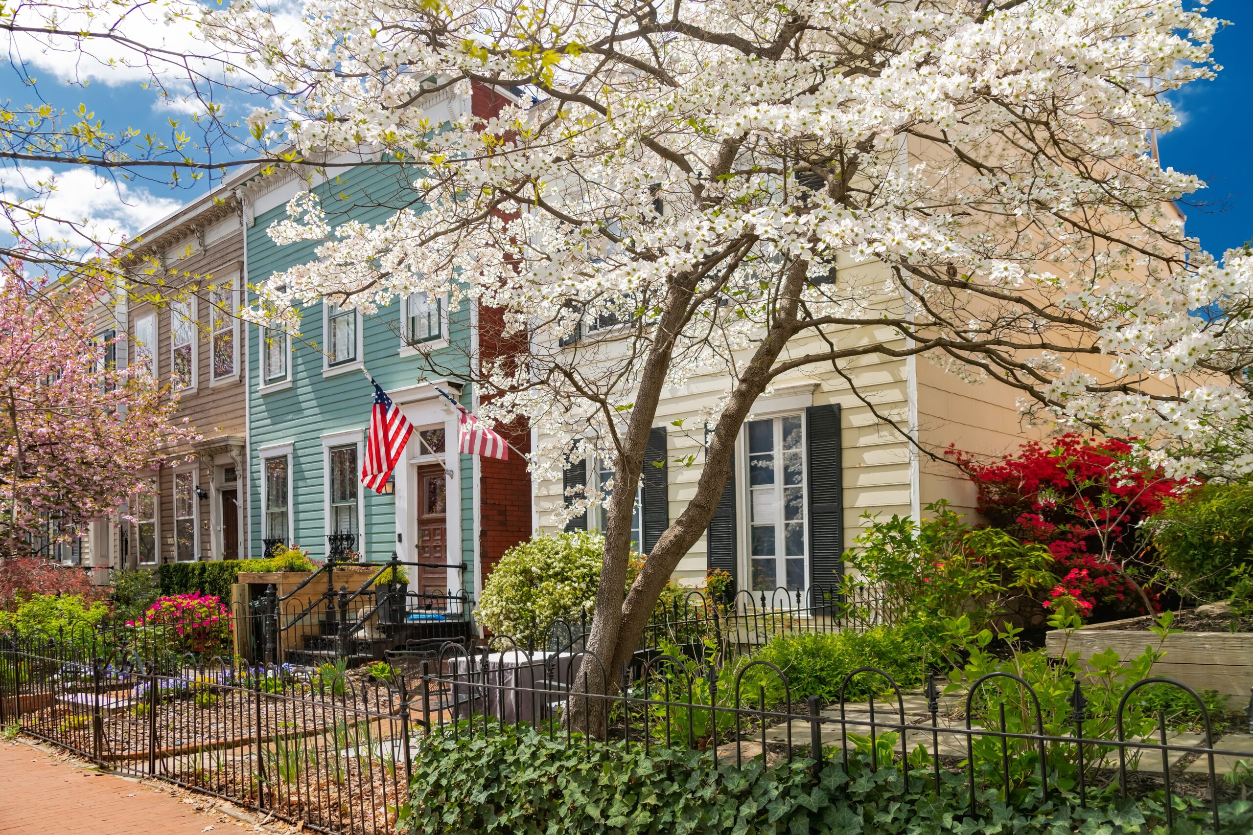 Best Cities & Suburbs for Commuting to DC | CORT Rental